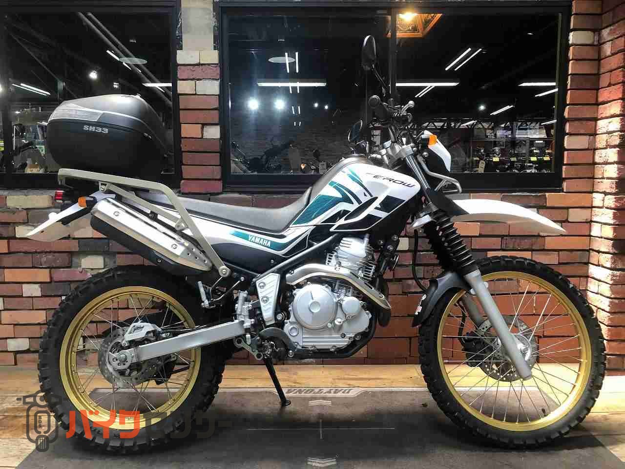 ヤマハ セロー250 ☆販売店保証☆ 走行2,149km！！ ツーリングキャリアにボックス装備！グリップヒーター装備！！ B194245| BDSバイクセンサー