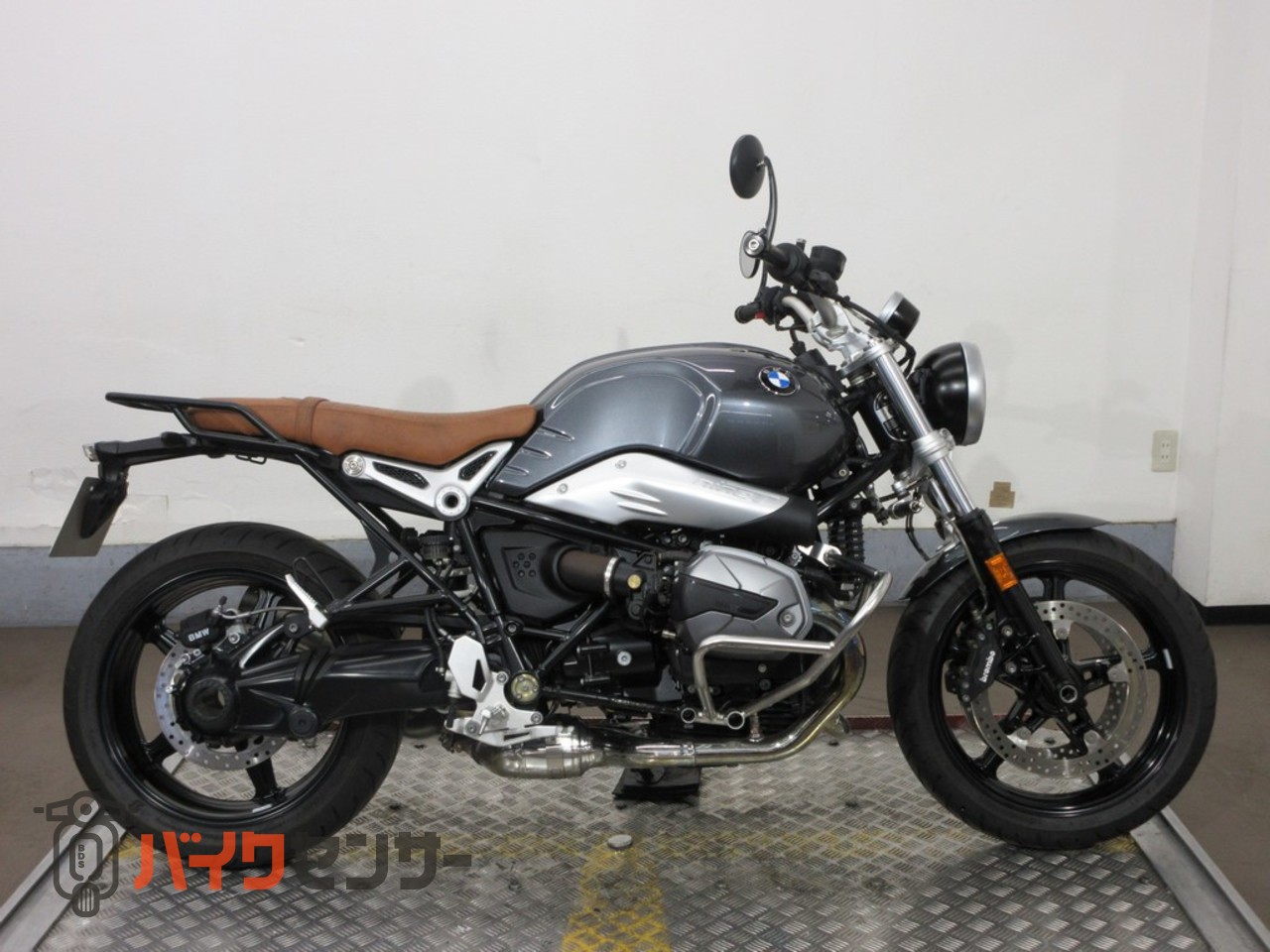 BMW R NINE Tピュア 56742 2021年モデル アクラポビッチマフラー エンジンガード B305773| BDSバイクセンサー