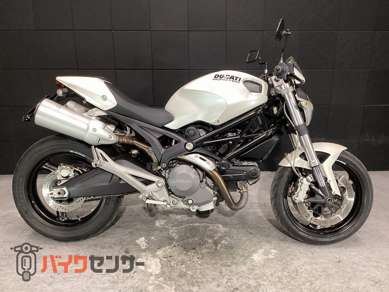 ドゥカティ モンスター696 エンジンスライダー・シングルシートカウル・低金利ローン・DUCATI・M696 B589345| BDSバイクセンサー