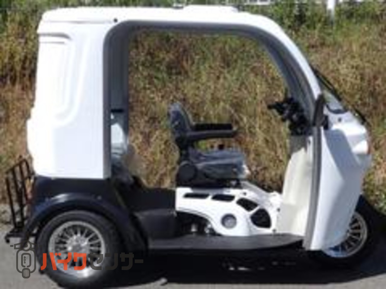 その他外車 APTRIKES125 2025年モデル ABS 3人乗り トライク バックギヤ付 B059091| BDSバイクセンサー