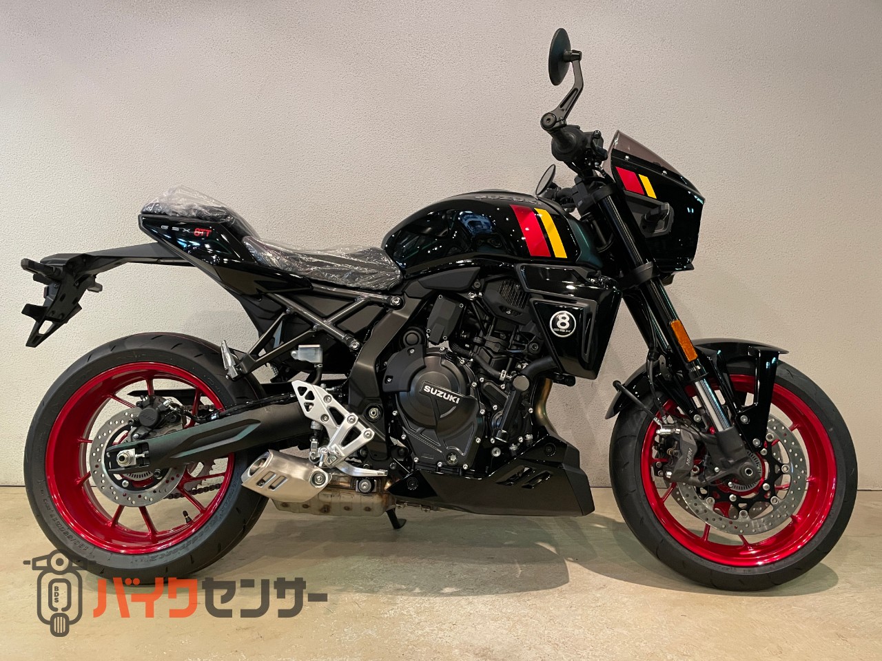スズキ GSX-8TT 2026年最新モデル・丸形LEDヘッドライト・USBタイプCソケット付き B612759| BDSバイクセンサー