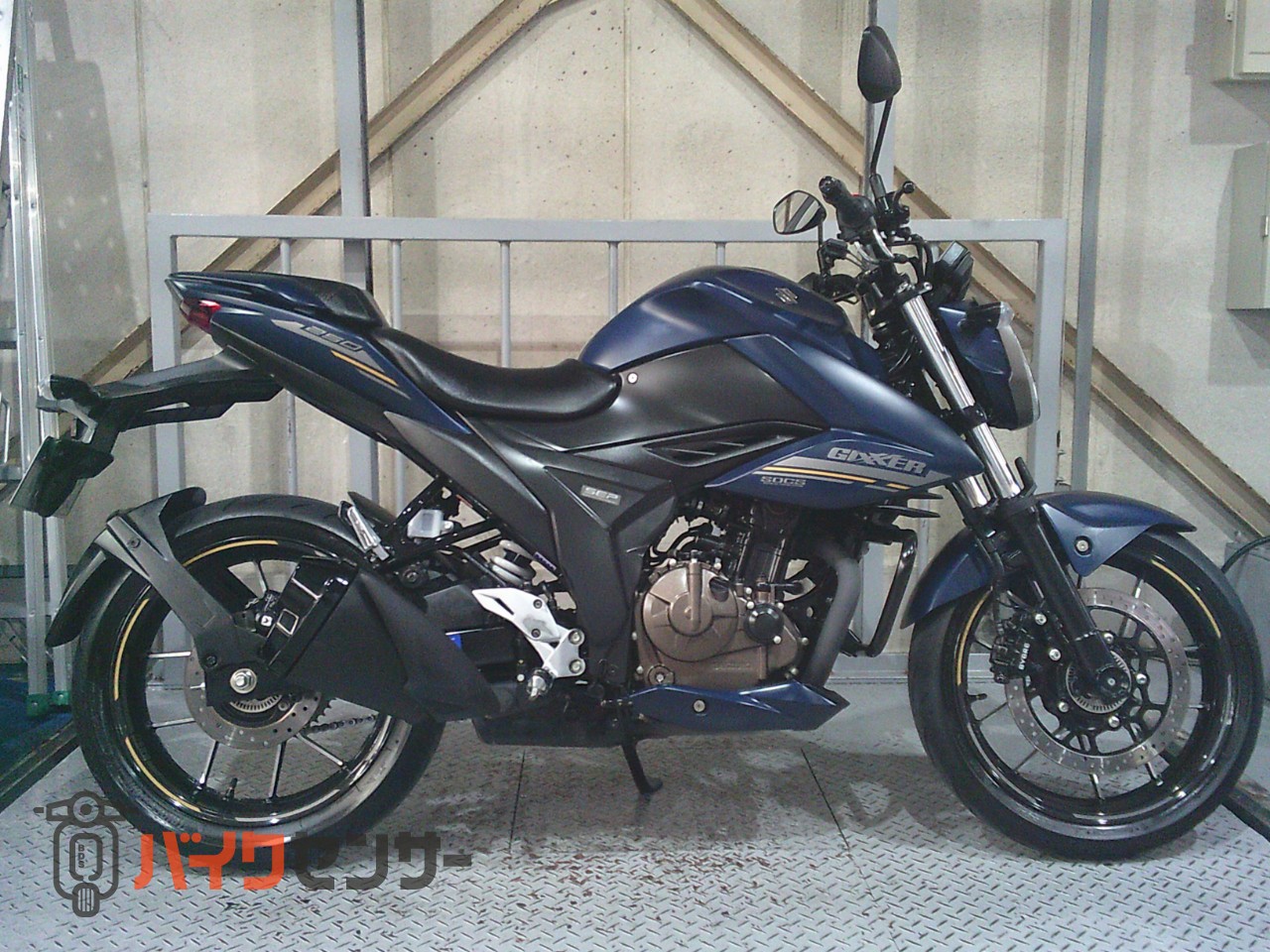 スズキ GIXXER250 ヘルメットホルダー・エンジンガード・ETC2.0付 B665800| BDSバイクセンサー