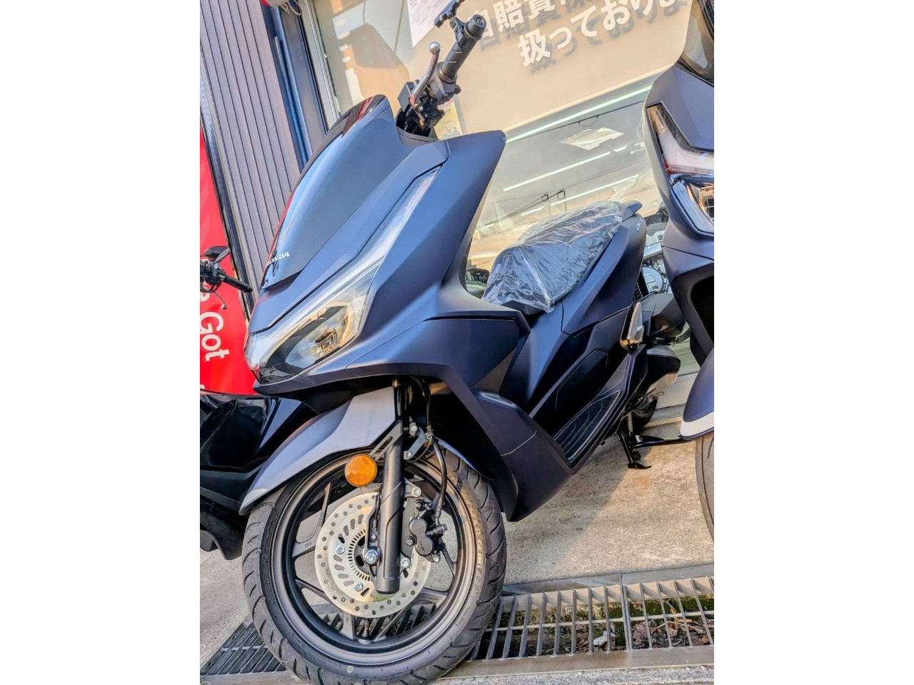 PCX125マットブルーが新規入荷しました！| BDSバイクセンサー